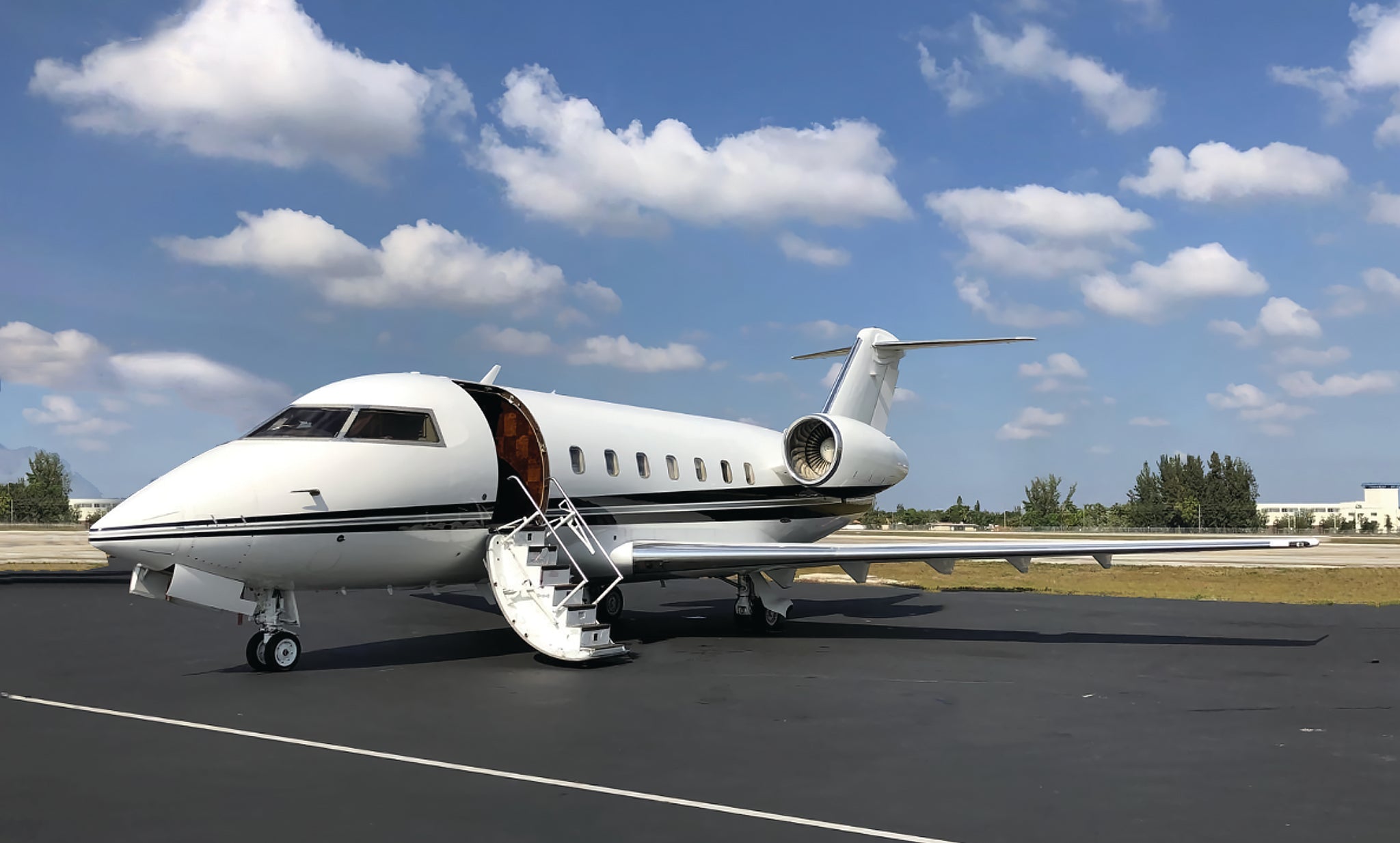 The Bombardier Challenger 600: The Jet That Redefined Business Aviatio